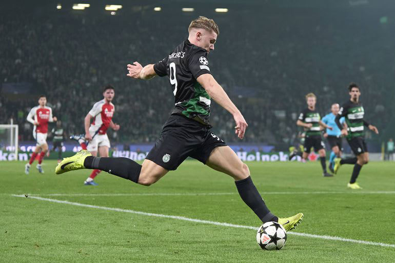 Adeptos do Sporting esgotam bilhetes para Brugge Adeptos do Sporting esgotam bilhetes para Brugge