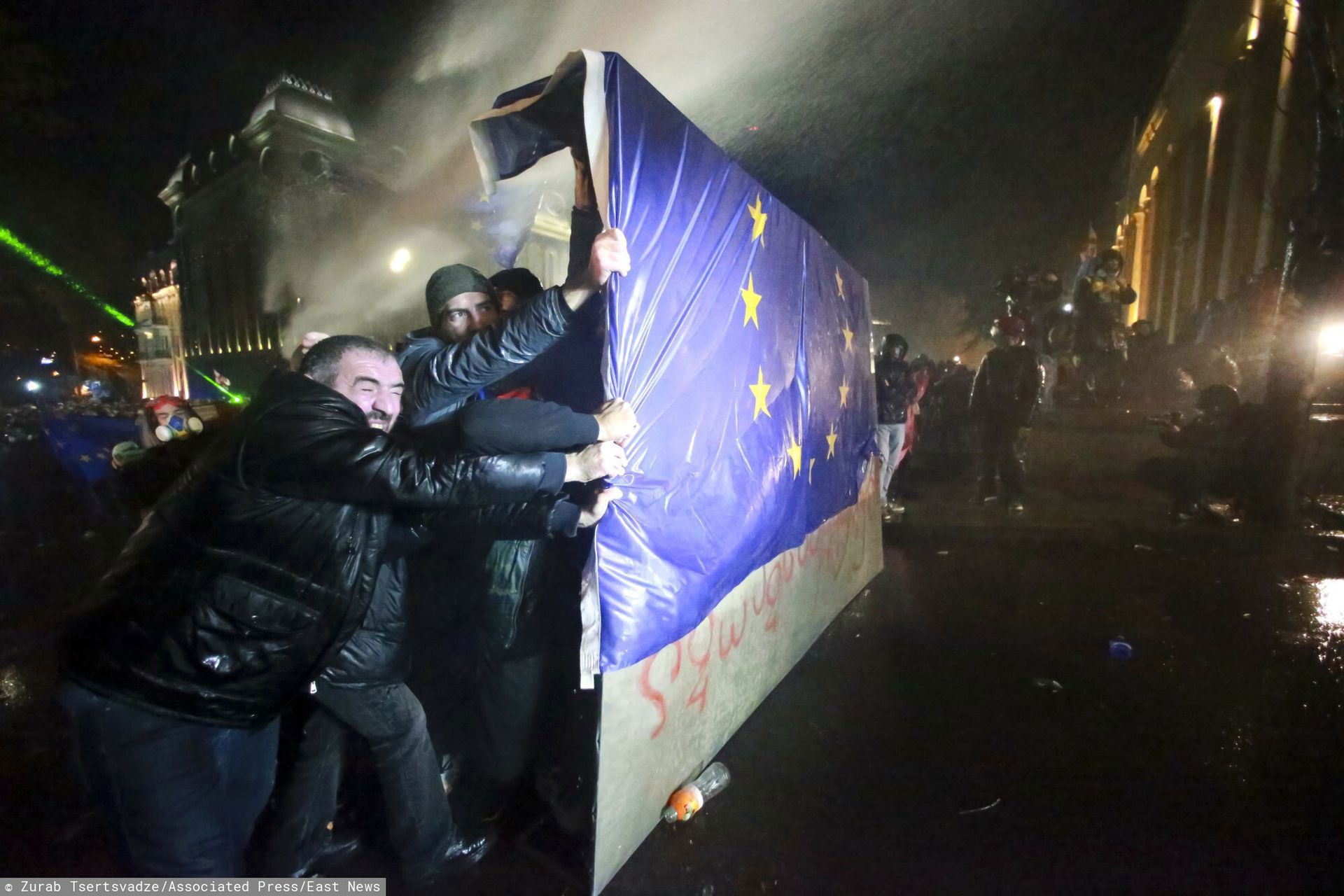 Georgien stoppt EU-Gespräche: Proteste und Spannungen in Tiflis Georgien stoppt EU-Gespräche: Proteste und Spannungen in Tiflis