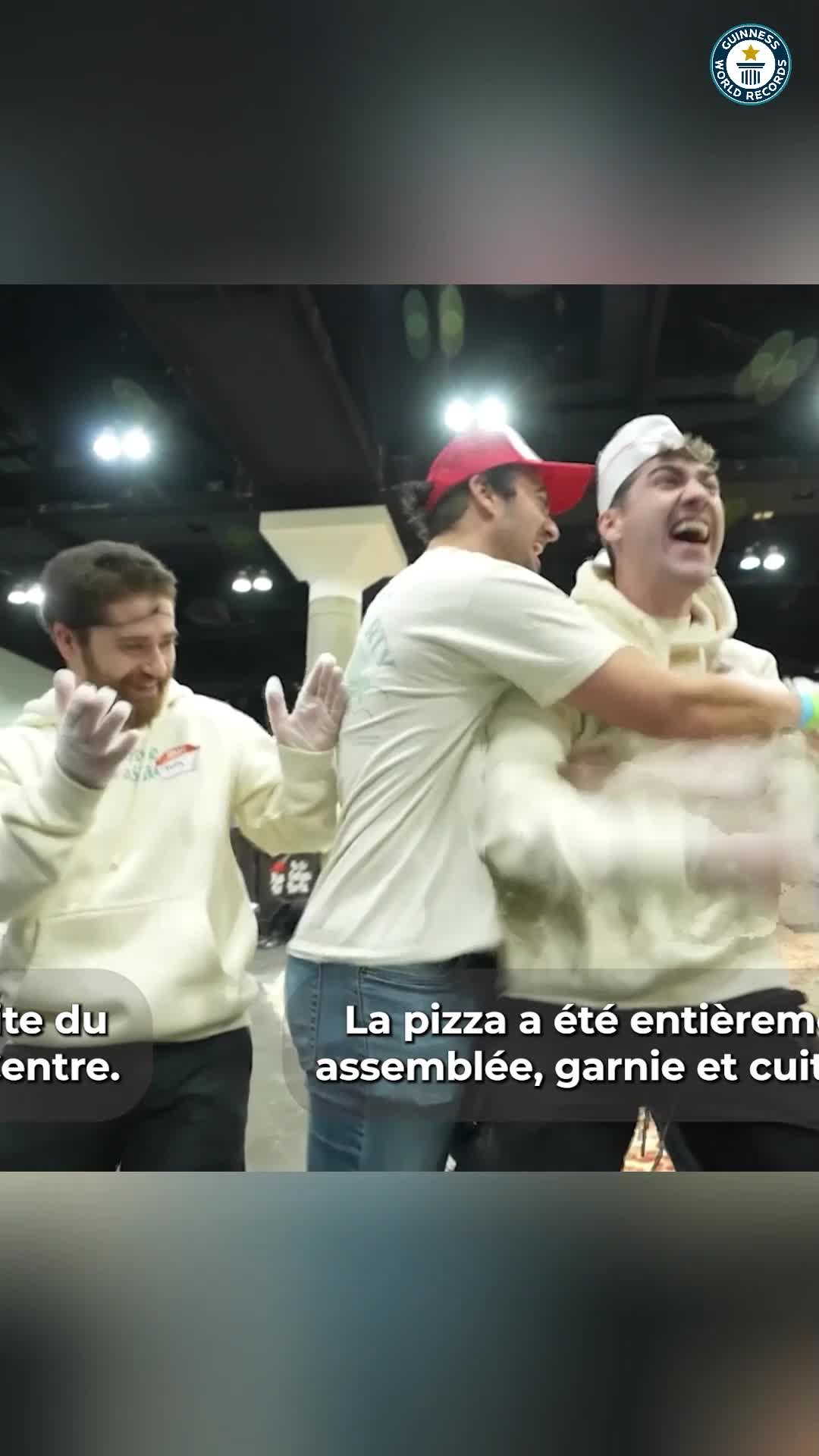 Alejandro Soler Tari bat le record de pompes sur le bout des doigts