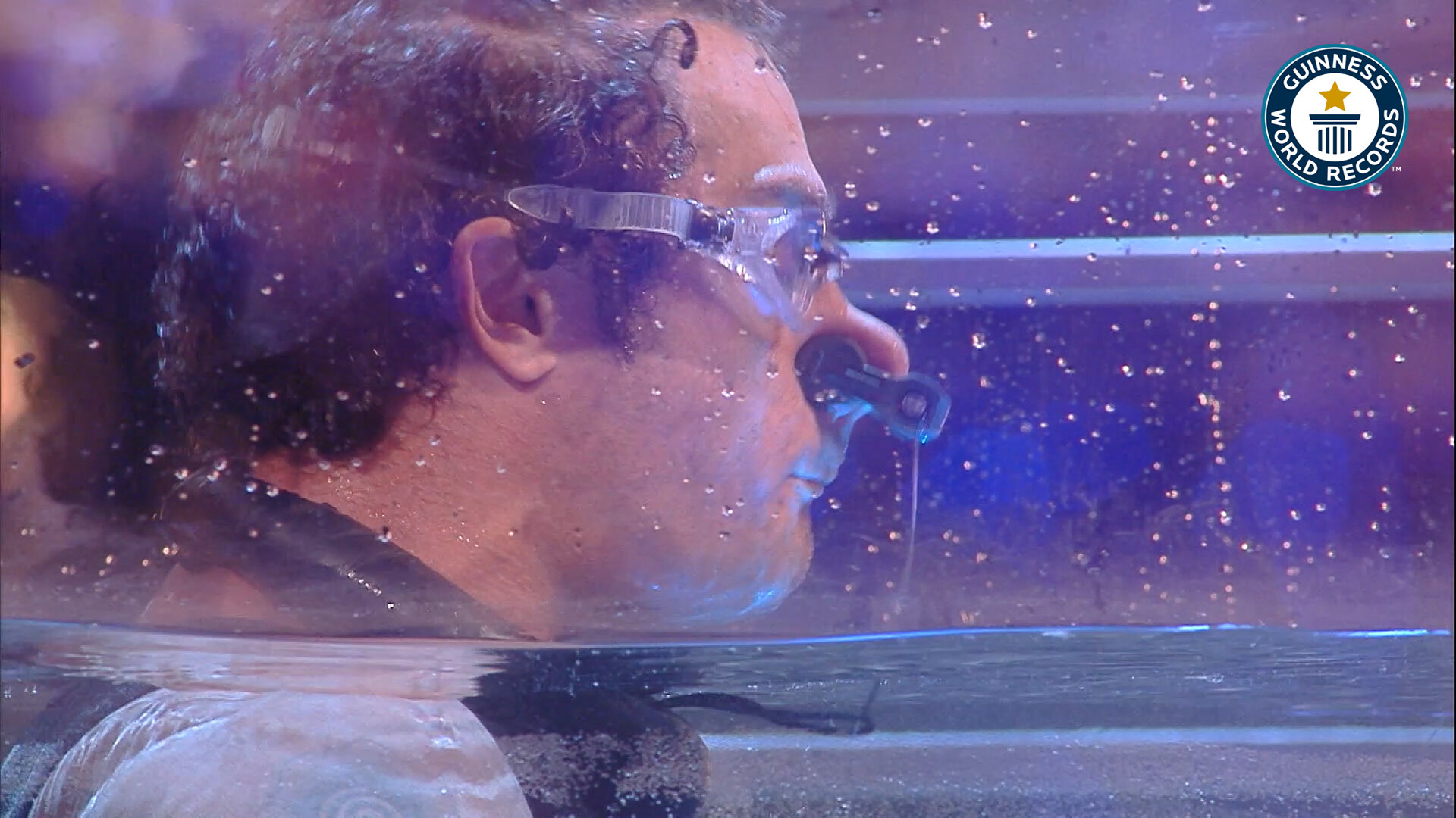 La tentative record d'apnée à vélo d'Homar Leuci