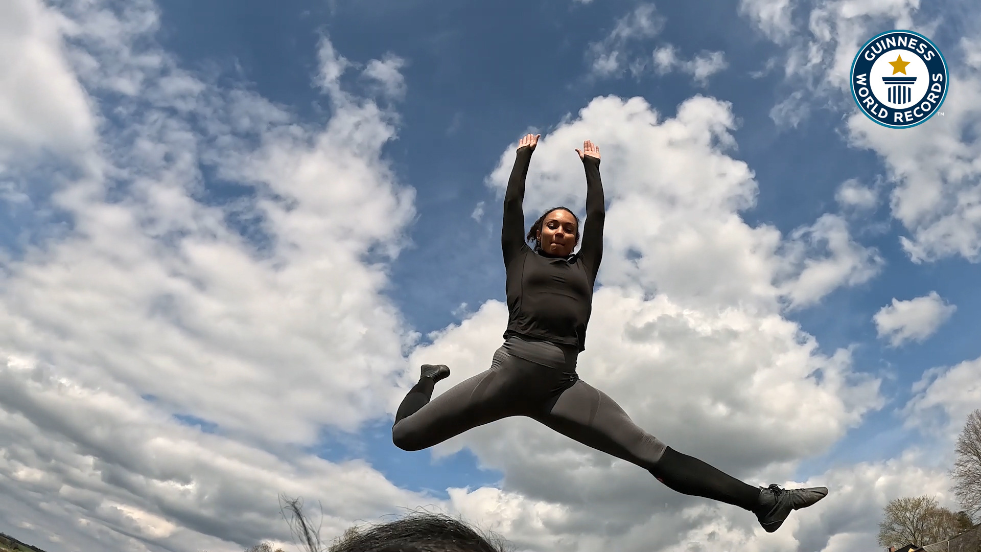 Conheça Amanda Staalsoe, recordista do Guinness em salto equestre