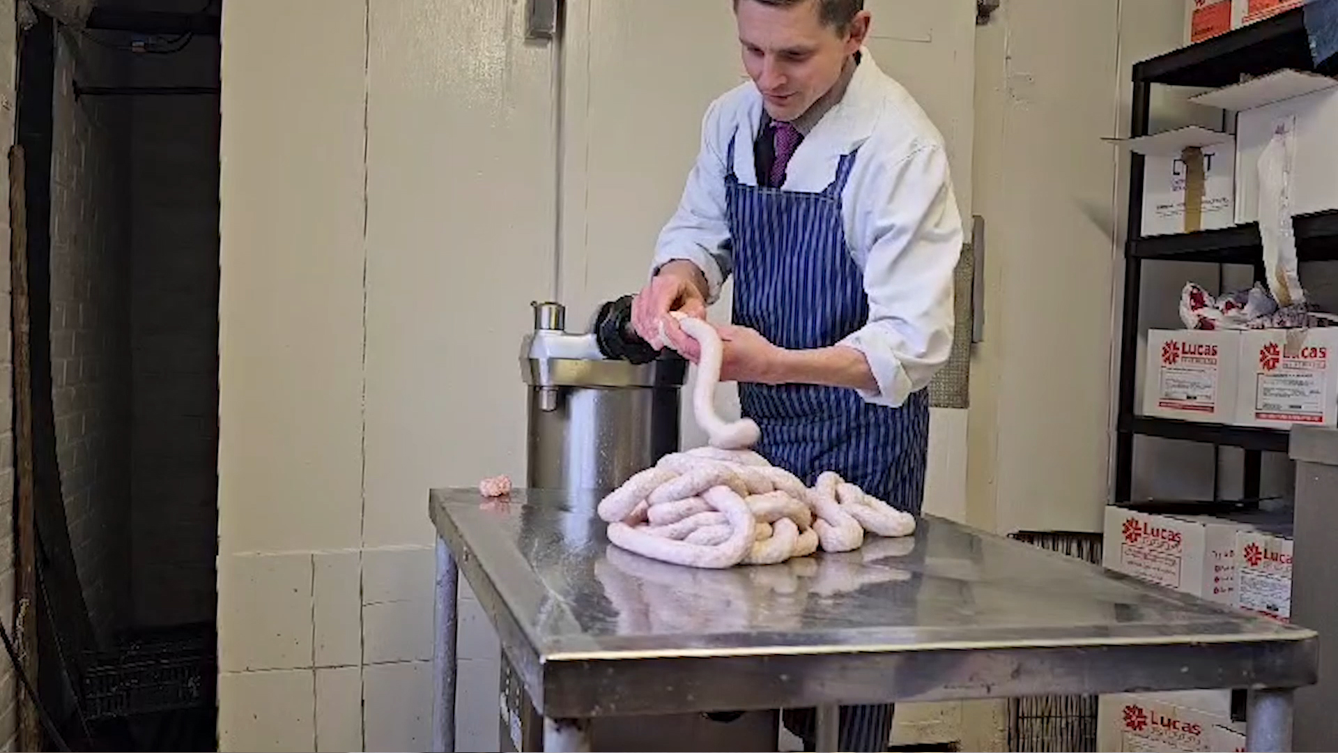 Gavin Reynolds, Perseguindo o Recorde Mundial de Confeção de Salsichas