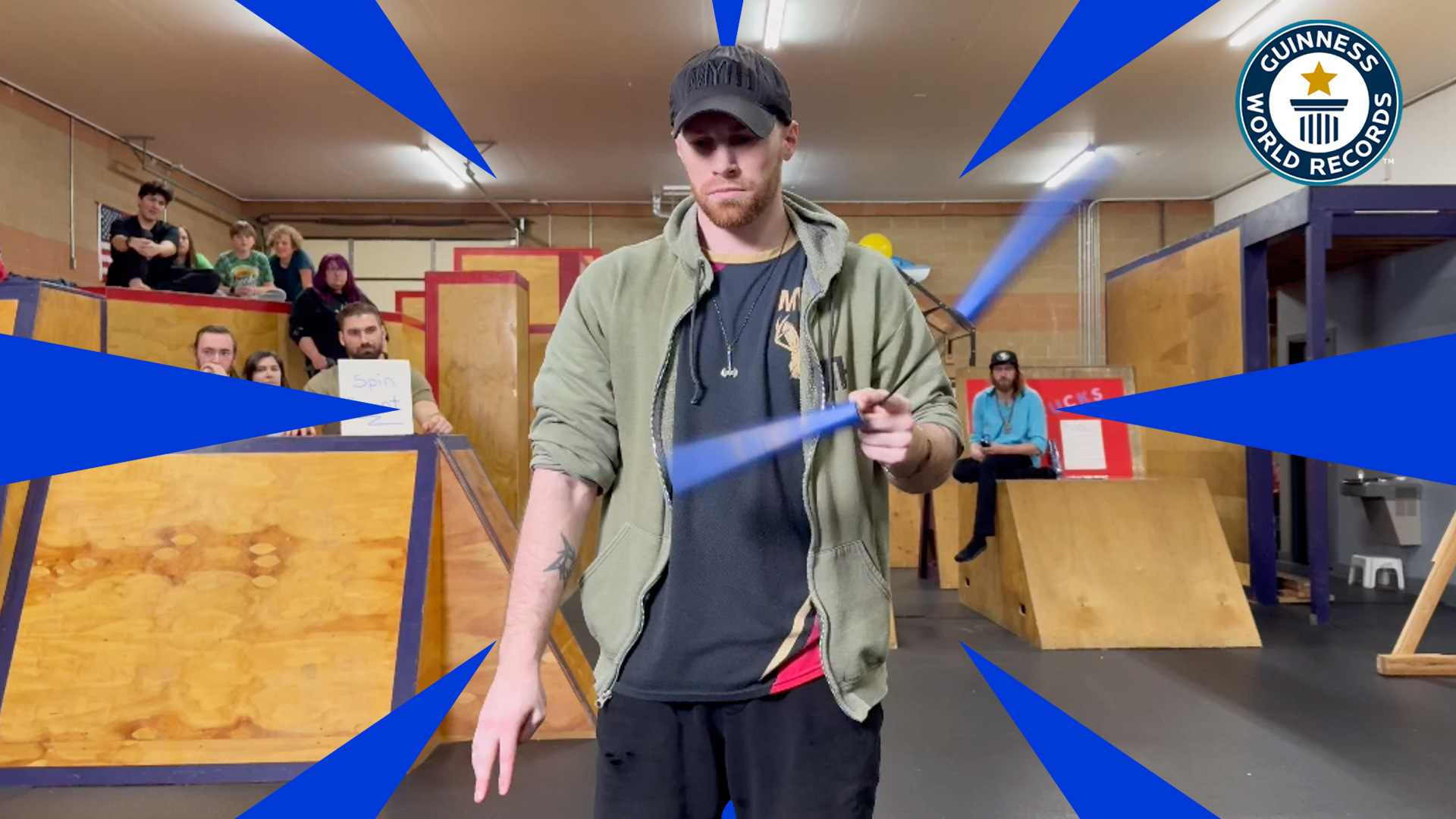 Justin Daniel próbuje pobić rekord świata w nunchaku, 1,827 kolejnych ...