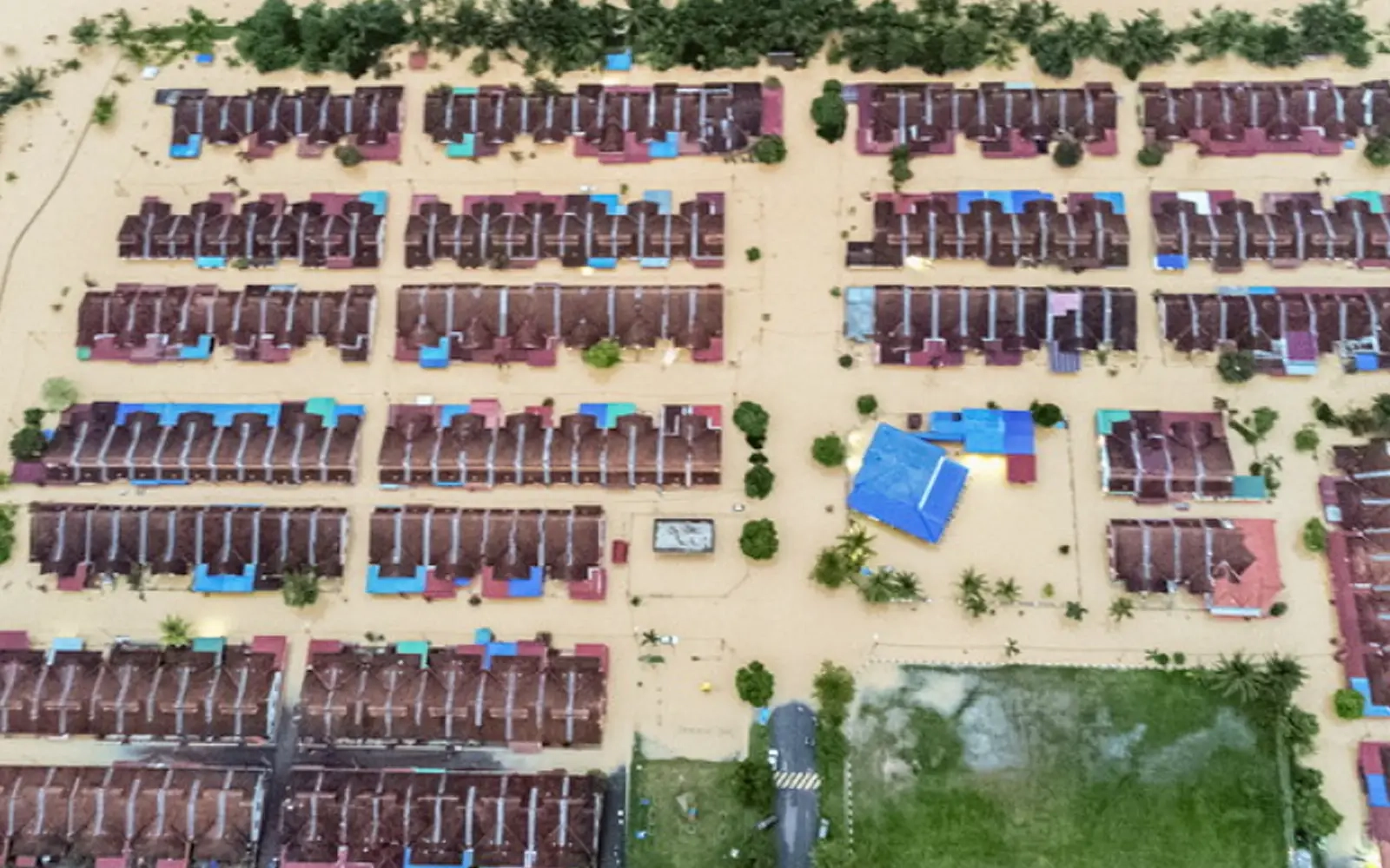 Over 100,000 flood victims evacuated in 9 states Over 100,000 flood victims evacuated in 9 states