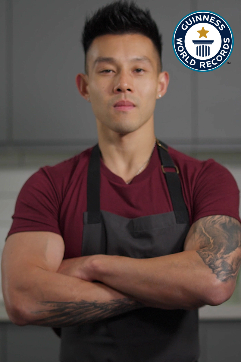 Wallace Wong bate dois novos recordes de corte no Guinness World Records
