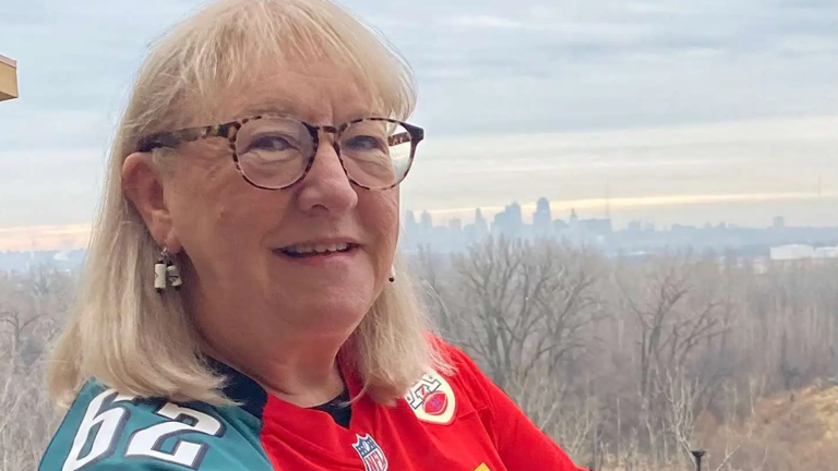 Donna Kelce reveals whether Taylor Swift will spend Thanksgiving with ... Donna Kelce reveals whether Taylor Swift will spend Thanksgiving with ...