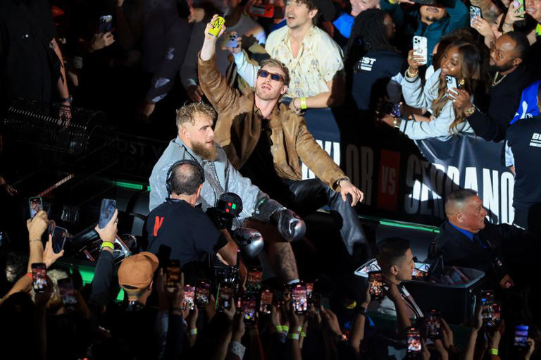 What was Logan Paul spraying Jake Paul with? YouTuber's yellow spray ... What was Logan Paul spraying Jake Paul with? YouTuber's yellow spray ...
