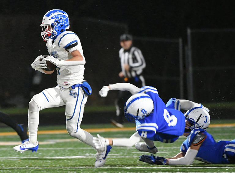 2025 High School Football Week 0 Roundup: Blackhawk edges out Beaver ...