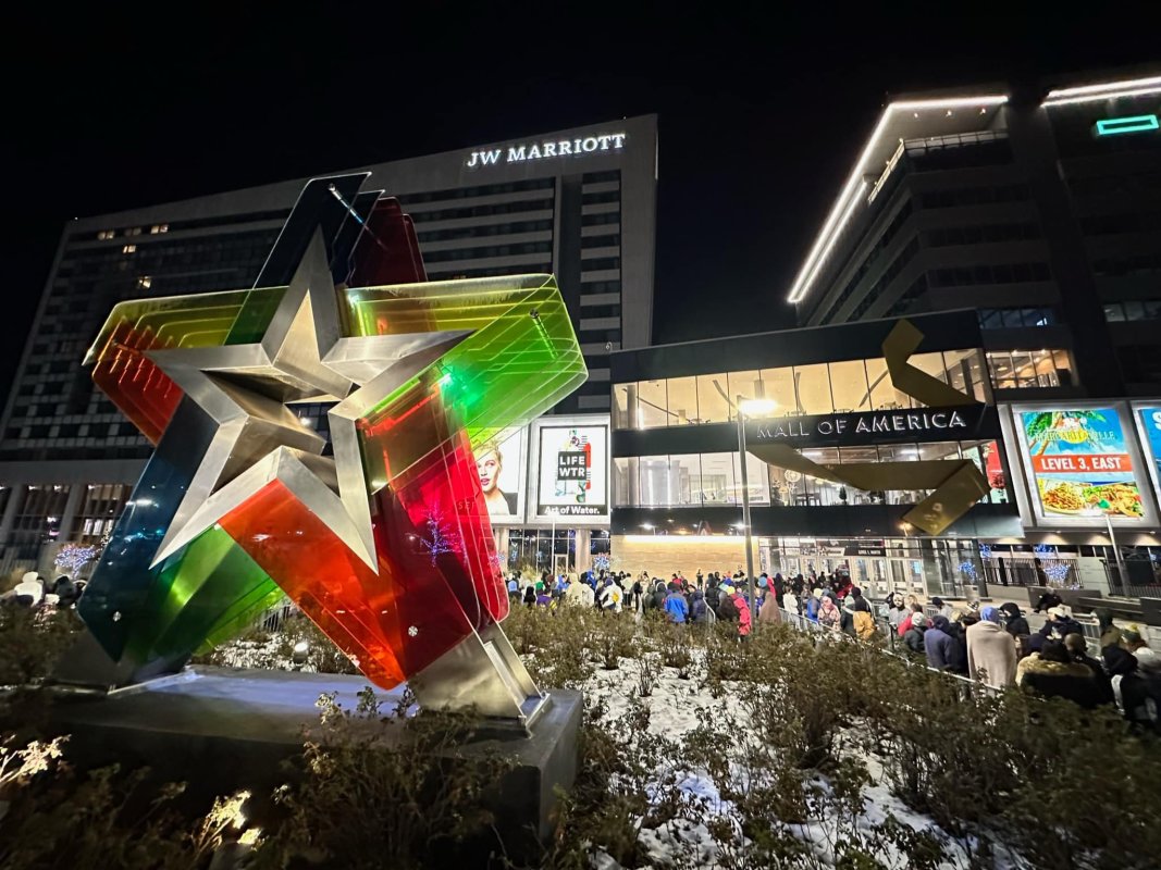 When do Minnesota malls open on Black Friday 2025?