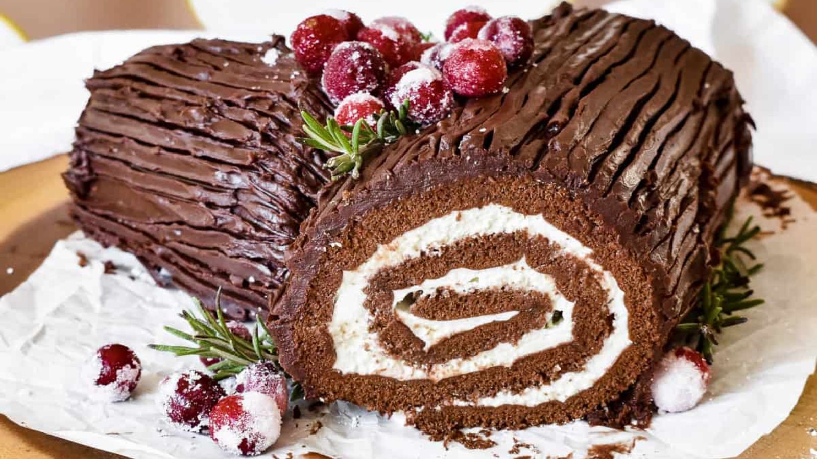 12 Roll Cakes So Delicious, You'll Never Go Back to Regular Cake