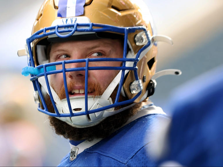 Bombers re-sign team's longest-serving player, Jake Thomas