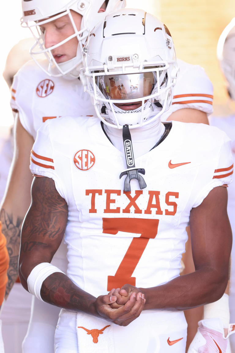 Isaiah Bond injury: Update on WR's status ahead of Texas football vs ...