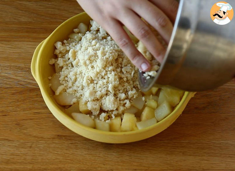 Extra crunchy and melting apple pear crumble