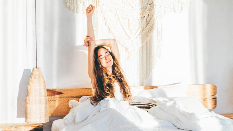How much sleep do women need to feel healthy and well rested?