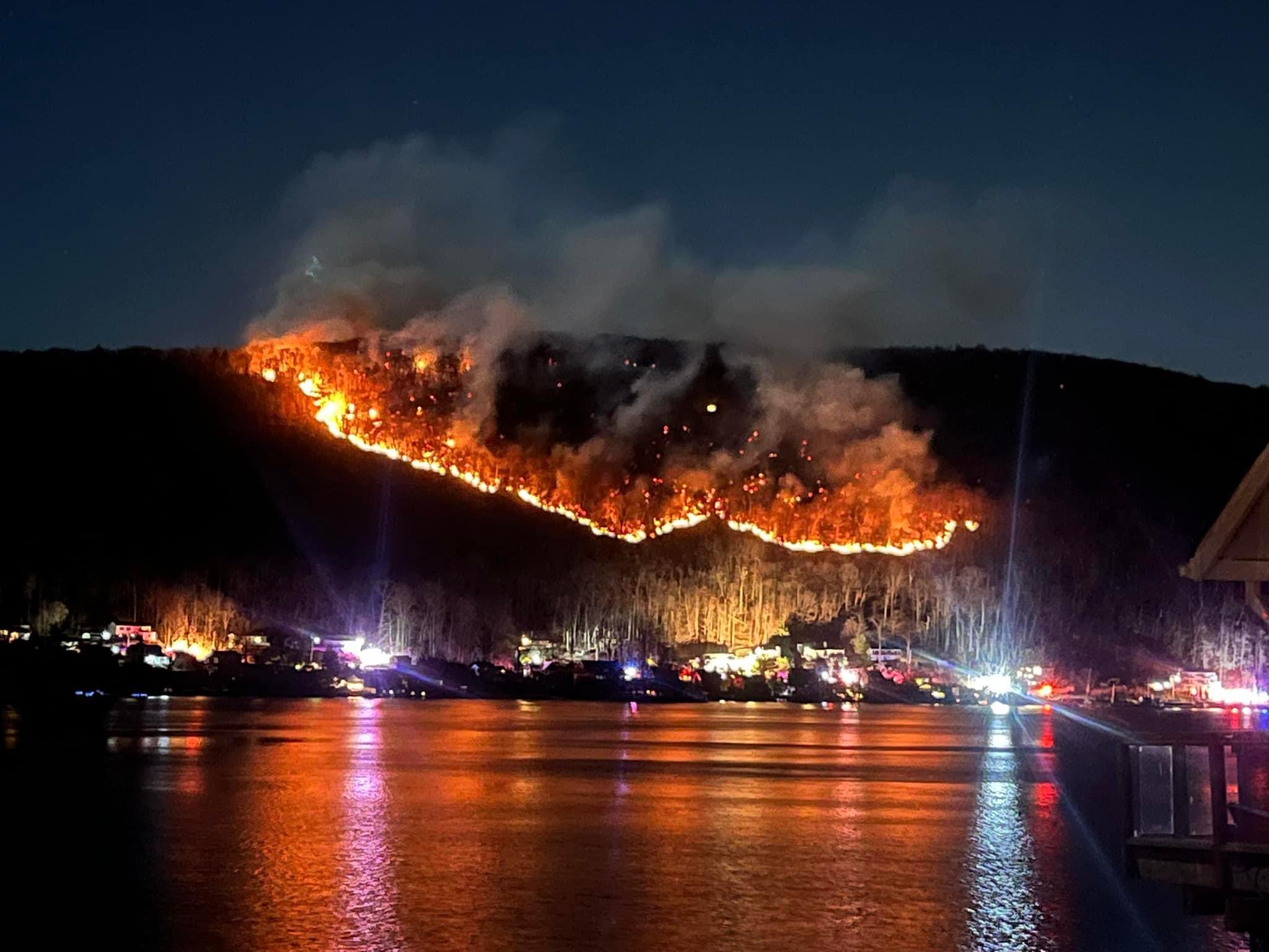 New York wildfire breaks through, 160 homes evacuated as blazes keep ...