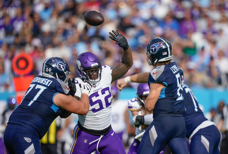 Tennessee Titans signing DE/OLB Jihad Ward as edge help | Source