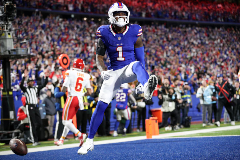 Bills vs. Chiefs score: Josh Allen fourth down TD hands Kansas City ...