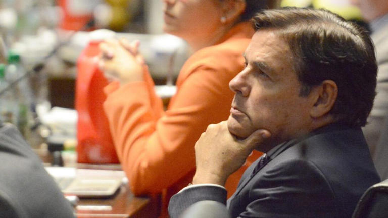 Carlos Rovira, el arquitecto del poder que no necesita hablar para mandar