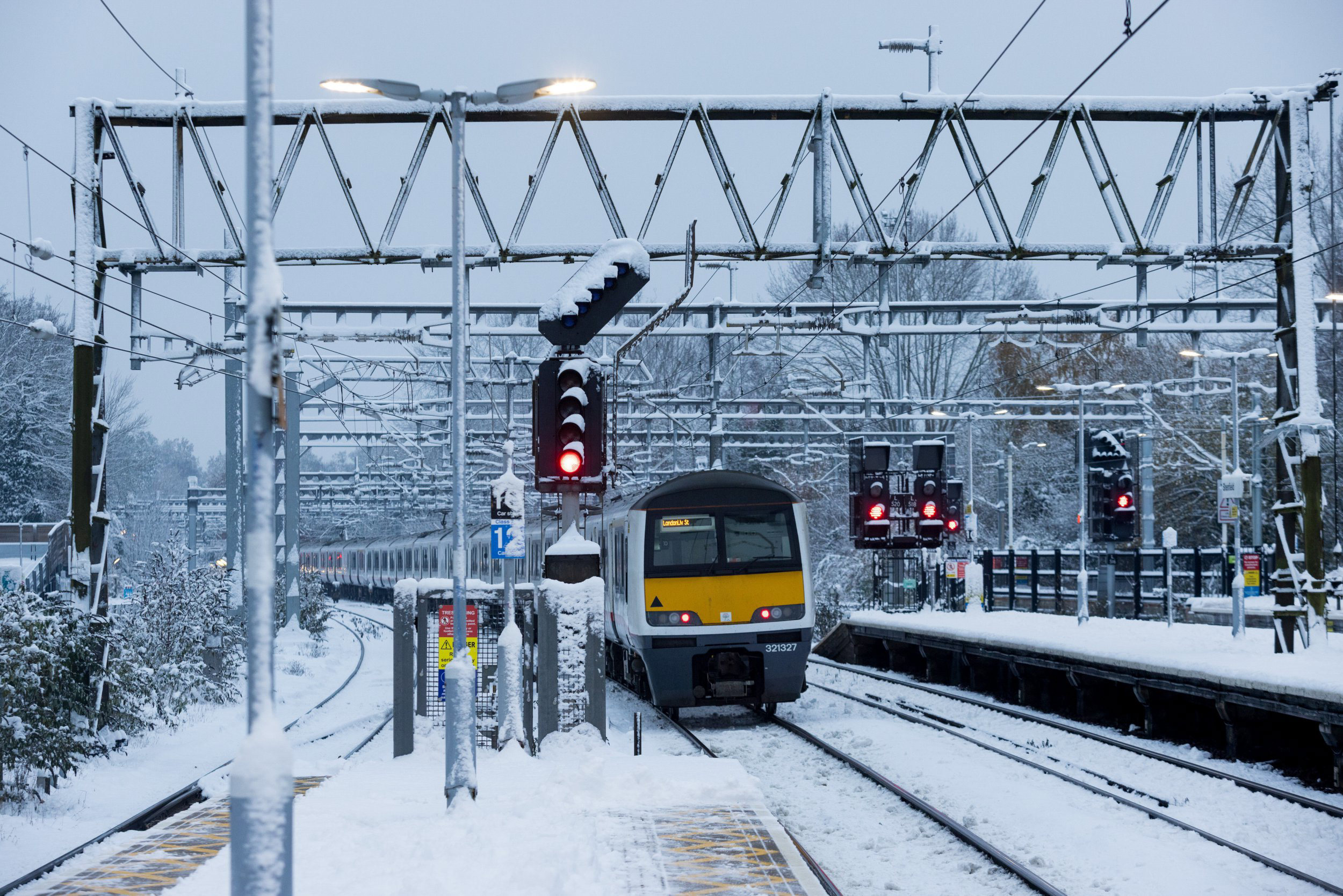 Travel warnings issued across UK after ice and snow forecast Travel warnings issued across UK after ice and snow forecast