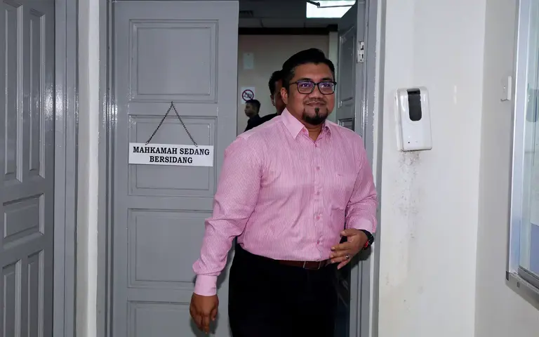 Malaysian jailed in S’pore for collecting thousands from scam victims Malaysian jailed in S’pore for collecting thousands from scam victims
