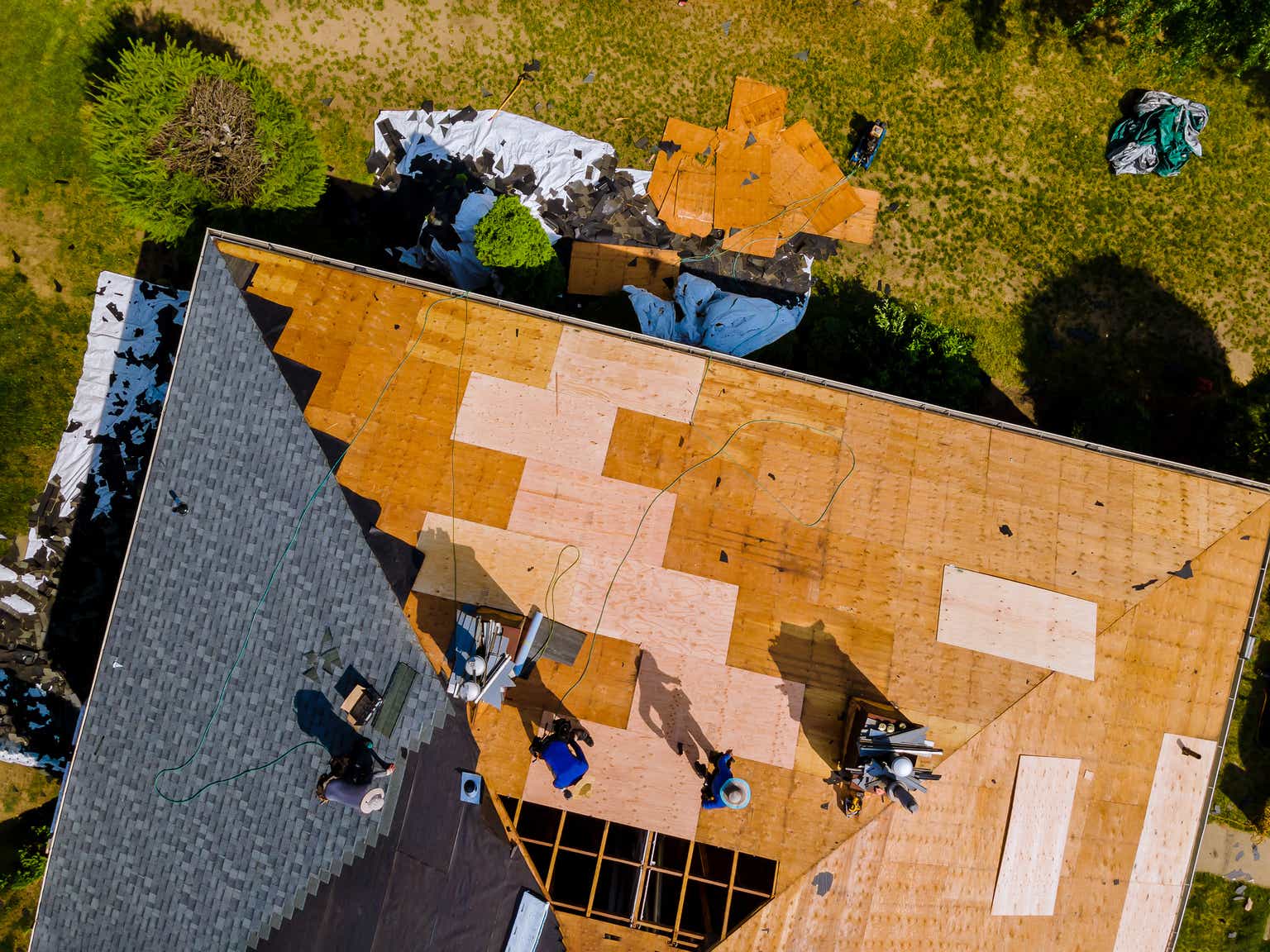 QXO extends tender offer to purchase Beacon Roofing Supply