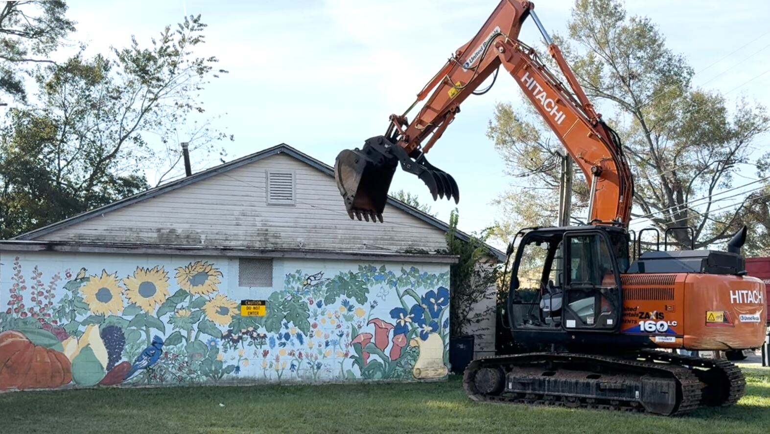 Finding Solutions: Tiny home project hopes to give foster kids aging ...