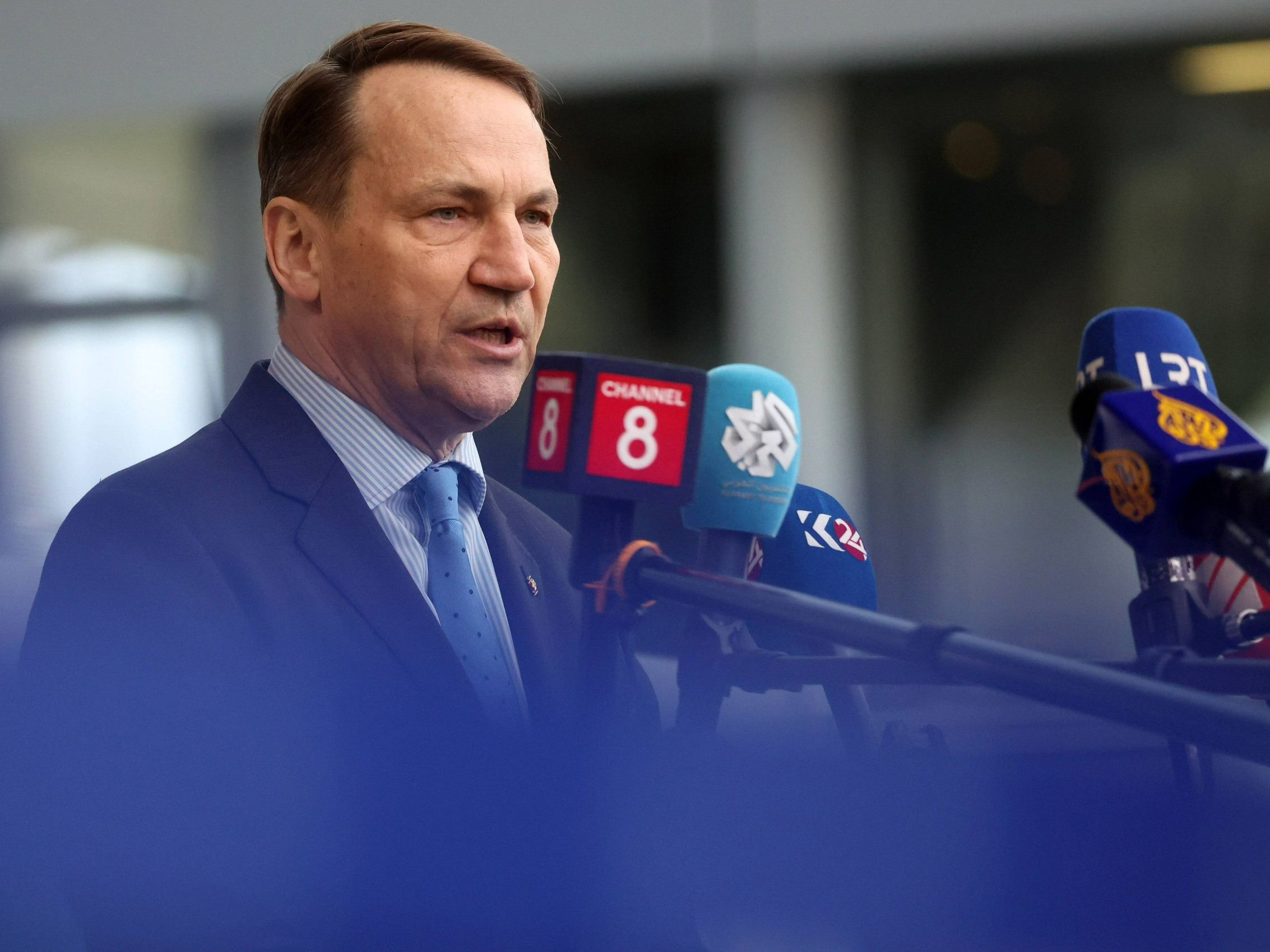 Sikorski wskazał, jak długo może się bronić Ukraina bez wsparcia USA Sikorski wskazał, jak długo może się bronić Ukraina bez wsparcia USA