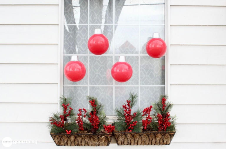 How To Make DIY Giant Christmas Ornaments