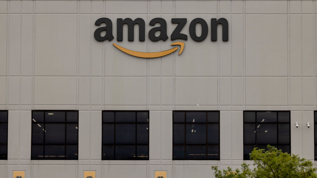 Amazon’s ‘polished’ and ‘warm’ sherpa toggle jacket is on sale for $23 ...