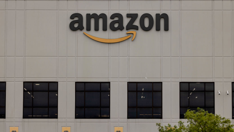 Amazon’s ‘polished’ and ‘warm’ sherpa toggle jacket is on sale for $23 ...