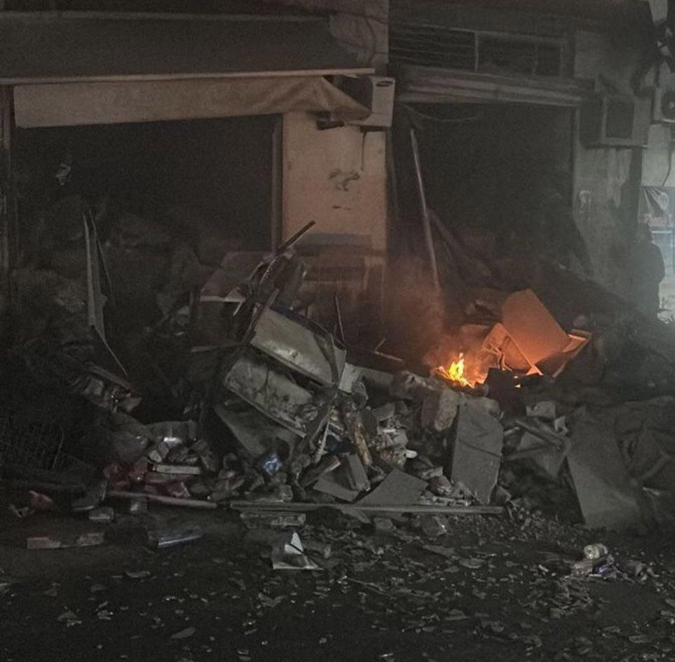 İsrail, Beyrut’un merkezine saldırdı: 5 ölü, 24 yaralı İsrail, Beyrut’un merkezine saldırdı: 5 ölü, 24 yaralı