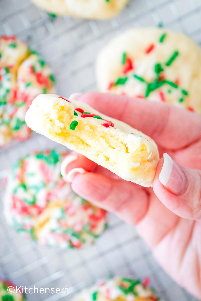 10 Best Christmas Cookies for Santa, Swaps, and Gifting