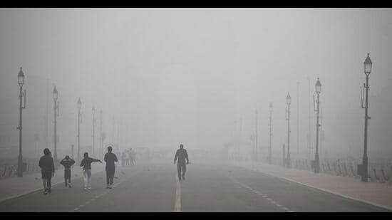 Delhi’s air quality remains ‘severe’; mercury plunges to 12.3°C Delhi’s air quality remains ‘severe’; mercury plunges to 12.3°C