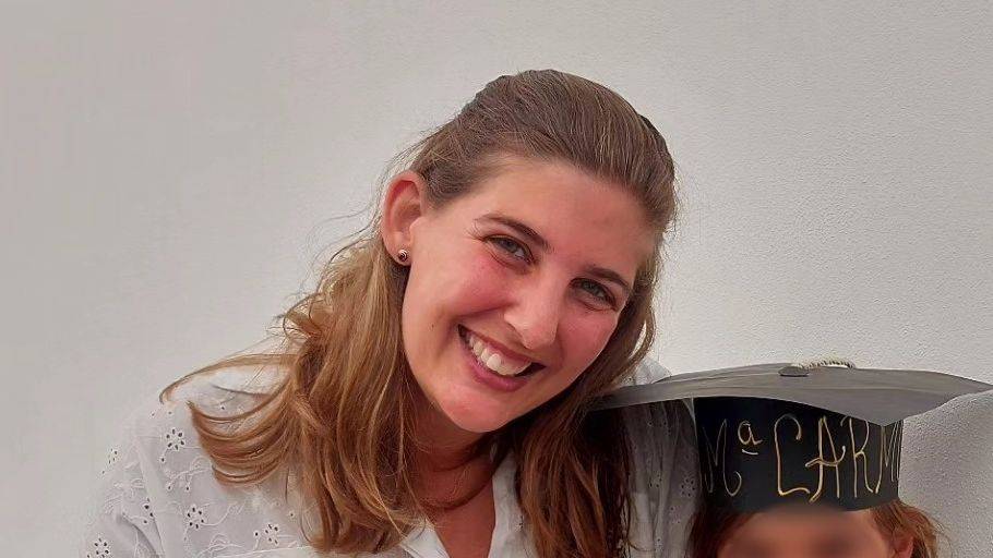 Filhas de Graça Ribeiro Telles em cadeira de rodas - uma está "paraplégica"