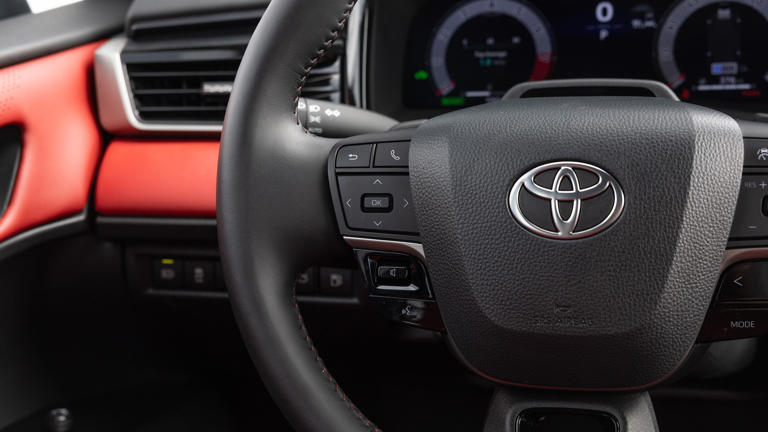 2025 Toyota Camry COTY Review: Revolutionary Powertrain, Evolutionary ...
