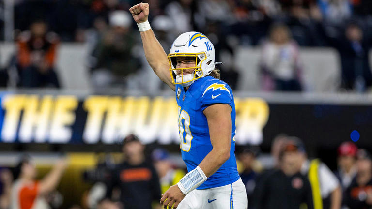 Nfl Week 11 Five Things We Liked And Didn T Like Including Two Quarterbacks Going Superman Mode