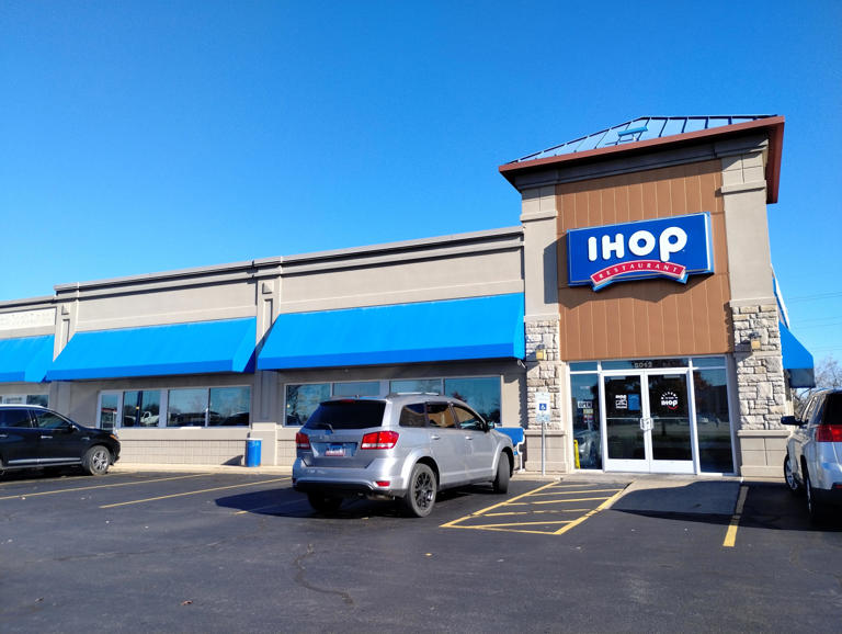 Nationally known restaurant closes in Peoria after more than two decades