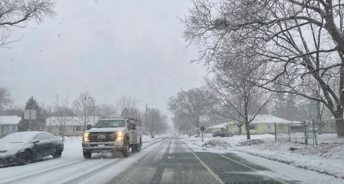 How much snow fell in Minnesota on Monday?