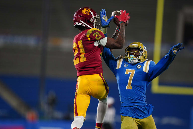 USC finally gets first road victory in more than a year