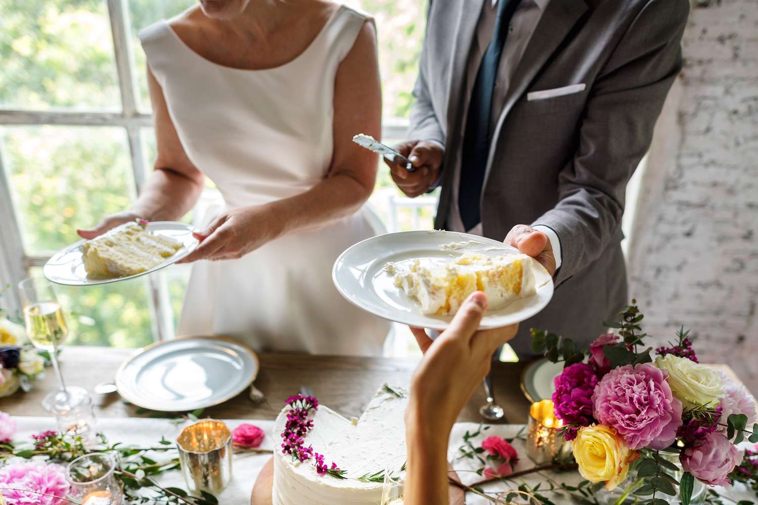 Woman Receives an Invite to Her Friend's Wedding, but Her Husband's Not ...