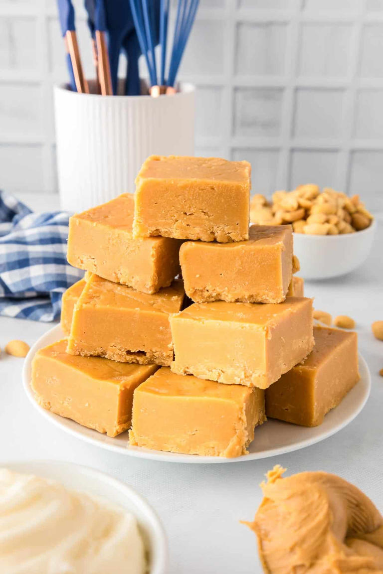 Easy 2 Ingredient Peanut Butter Fudge