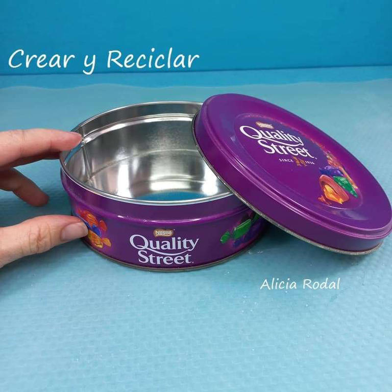 4 Creative Ideas to Recycle Large Cookie Tins and Give Them New ...