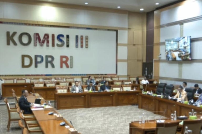 Hari Ini, Komisi III DPR Mulai Uji Kepatutan dan Kelayakan 10 Calon ... Hari Ini, Komisi III DPR Mulai Uji Kepatutan dan Kelayakan 10 Calon ...
