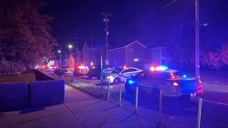 19-year-old arrested after LMPD officers shot during struggle over gun ... 19-year-old arrested after LMPD officers shot during struggle over gun ...