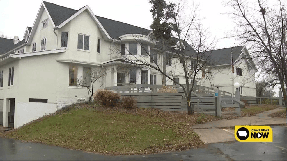 Cedar Rapids advances plan to turn Higley Mansion into a rehab center