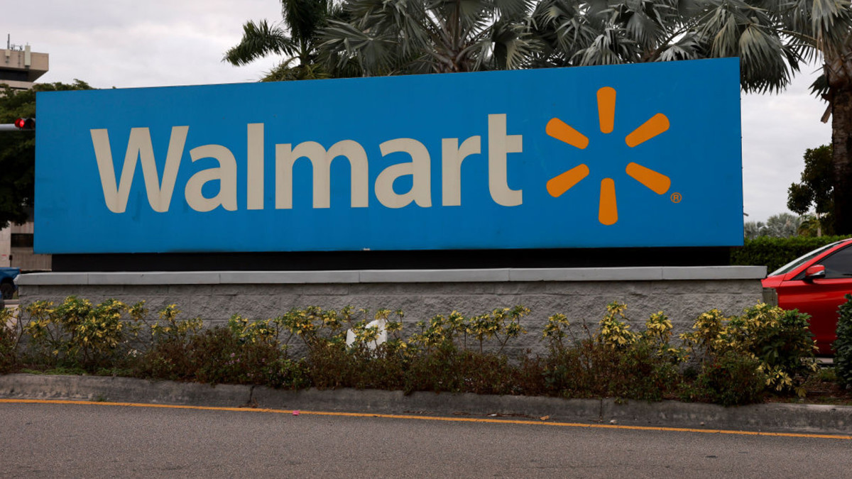 Walmart's 'Feather Soft' Pom Pom Comforter Set Is on Sale for Just $25 ...