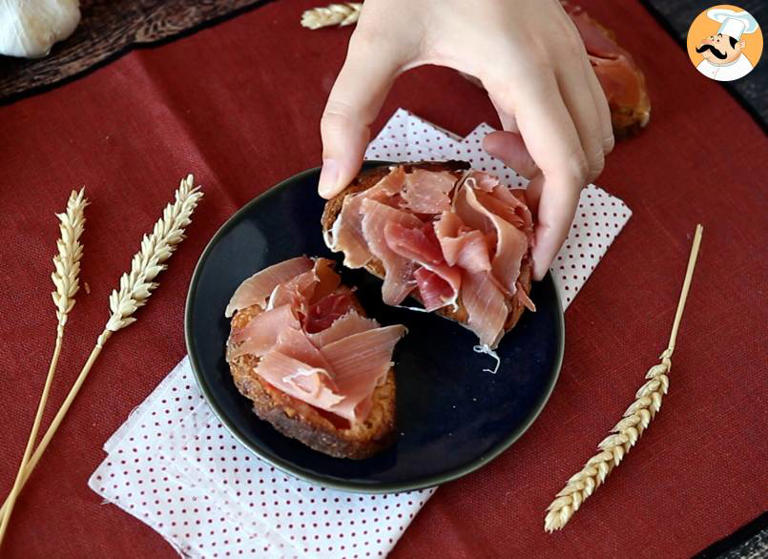 Tomato and serrano ham toast - the perfect spanish tapas