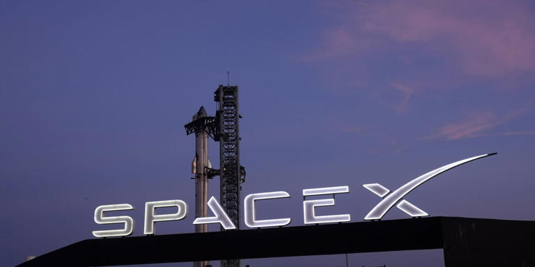 SpaceX launches giant Starship rocket, but scuttles catch with ... SpaceX launches giant Starship rocket, but scuttles catch with ...