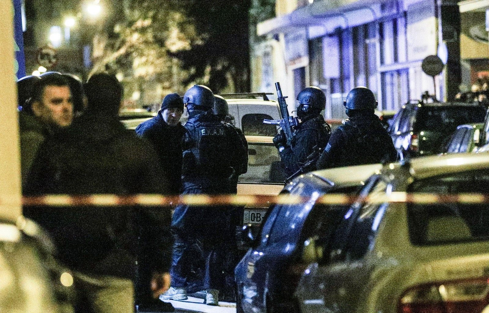Ζωγράφου: Σακούλα με εκρηκτικά C4 - Στις έρευνες η Αντιτρομοκρατική