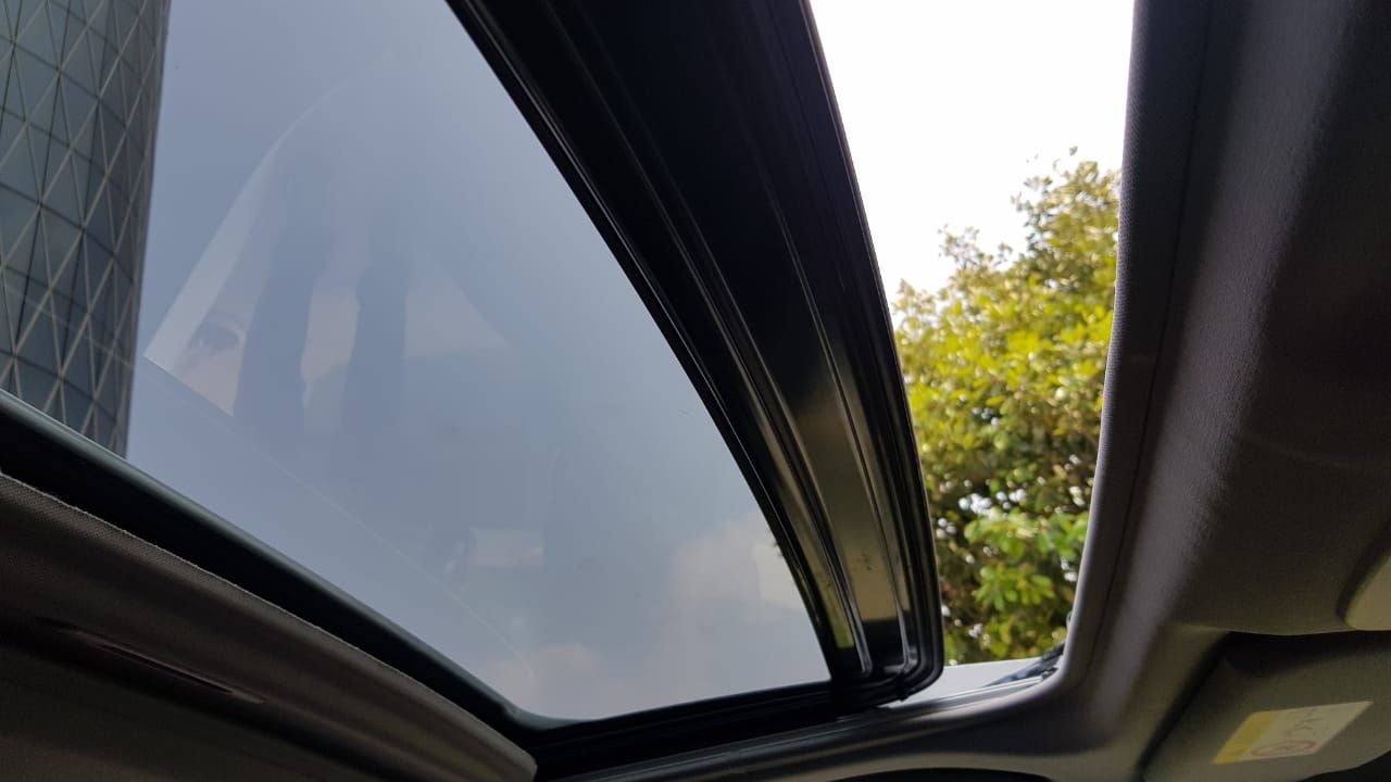Air Rembes Dari Sunroof Saat Musim Hujan, Penyebabnya Dari Sini